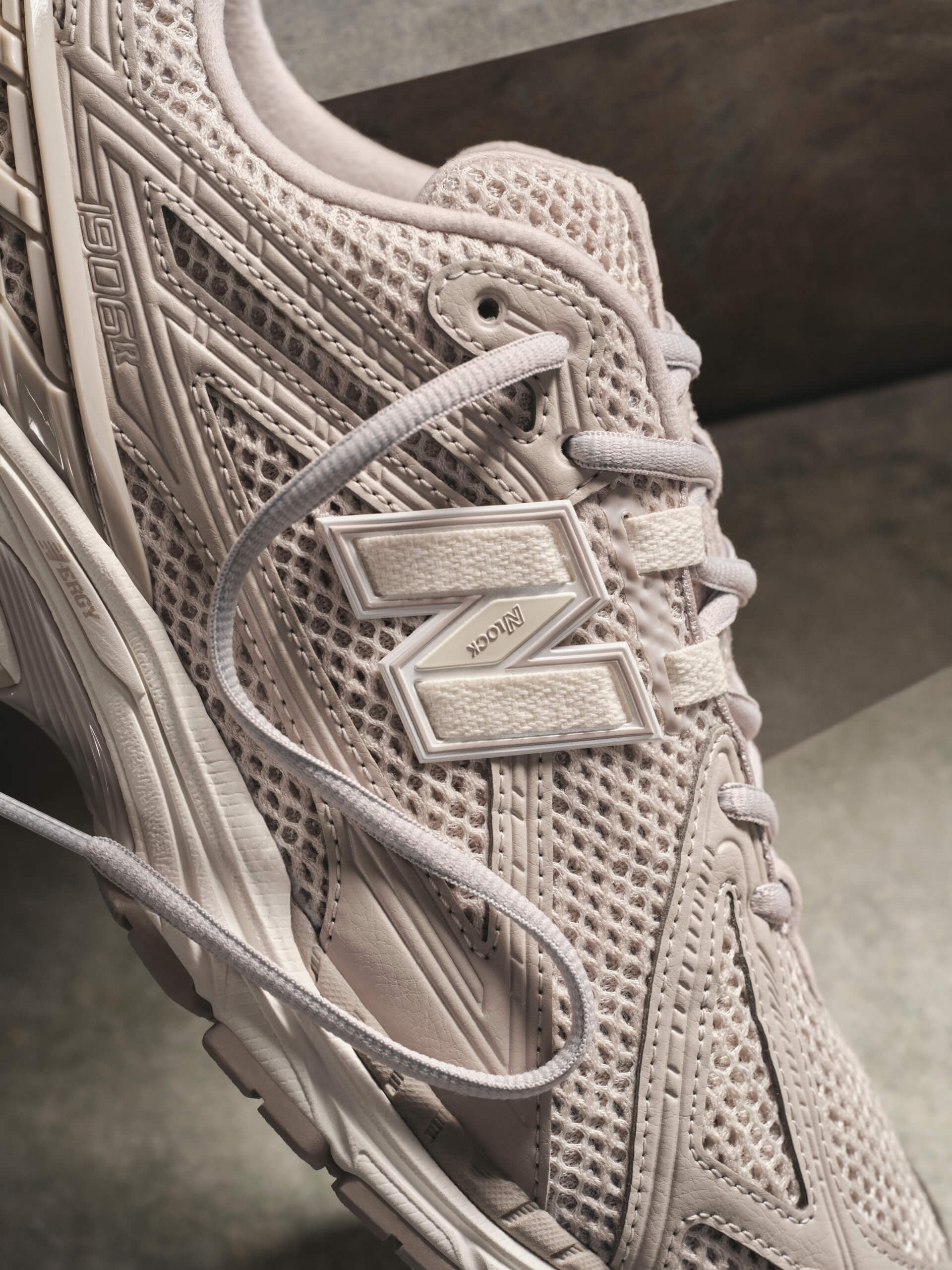 New Balance「Grey Days 2024」限量鞋款 WRPD Runner、1906R 與 1080 全球同步發售！IU 質感演繹散發沈穩內斂的灰潮魅力！ | JUKSY 街星