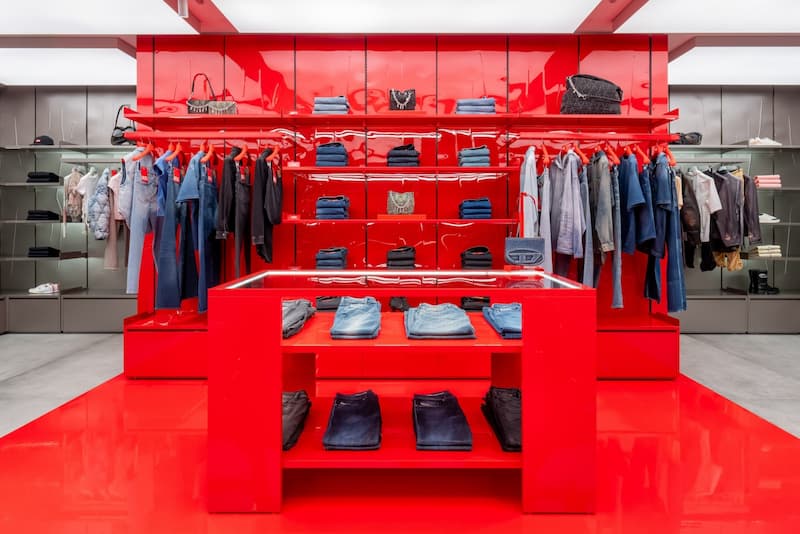 55688 x JUKSY | Diesel 台中新光三越全新專櫃正式開幕！以叛逆與創意征服中台灣展現品牌自由靈魂