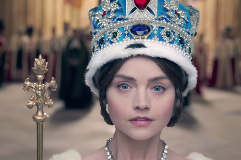 比《The Crown》更華麗！ 最新爆紅美劇《Victoria》，每套復古造型也教人過目不忘！ JUKSY 街星