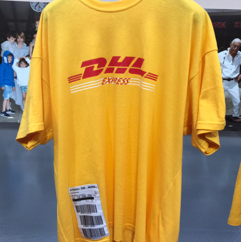 搶先看！Vetements 最新聯名 DHL 商品間諜照曝光！ JUKSY 街星