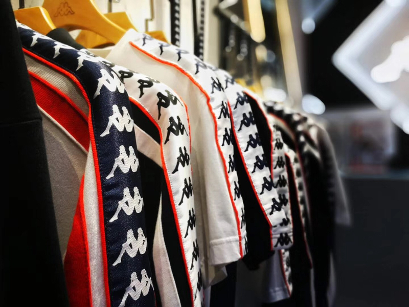 復古 Track Suit 流行，101 歲的 KAPPA 正在藉勢「復活」 JUKSY 街星