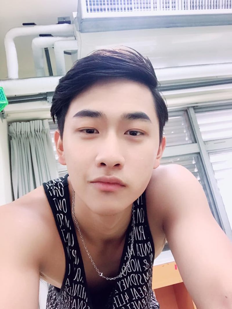 「亞巴CP」再曬超甜私視角！粉絲歪樓狂讚瘋狂女神「亞亞」深V鏤空泳衣養眼：真的是戰鬥服 JUKSY 街星