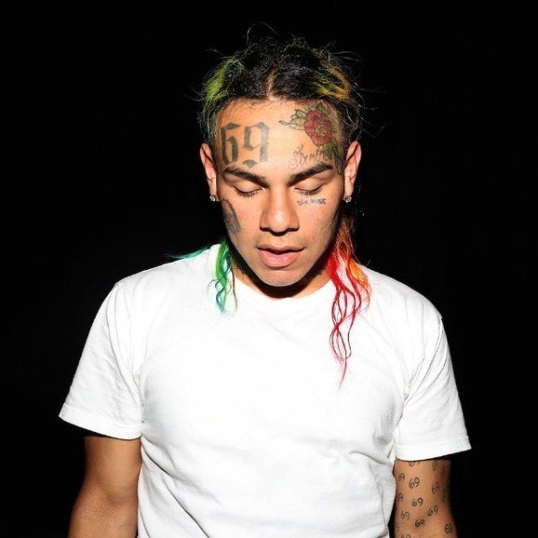 6ix9ine 出來了！因疫情擴散提早釋放，網友唱衰：沒多久又要進去了吧？ | JUKSY 街星
